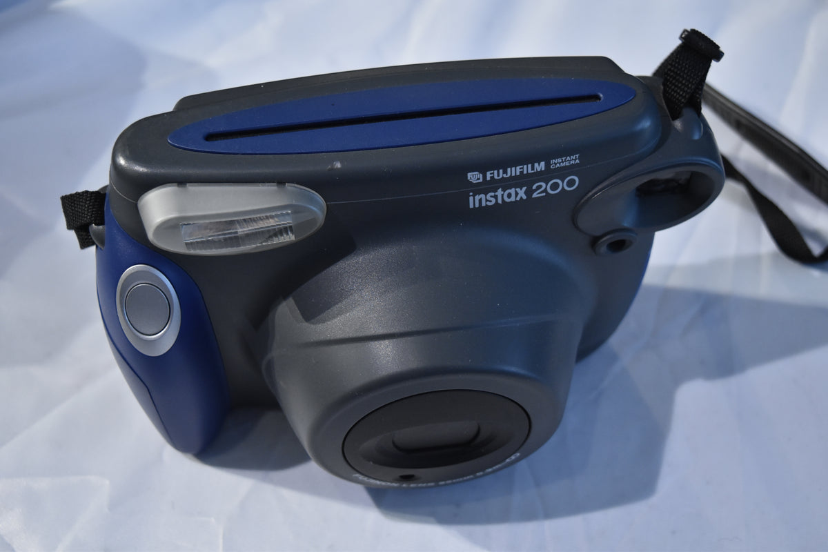 Fujifilm Instax 200 – Phototek Canada
