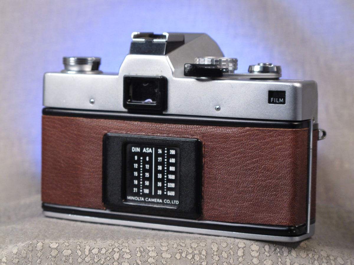 Minolta SRT 202 en cuir marron/Minolta SRT 202 in Brown Leather ...